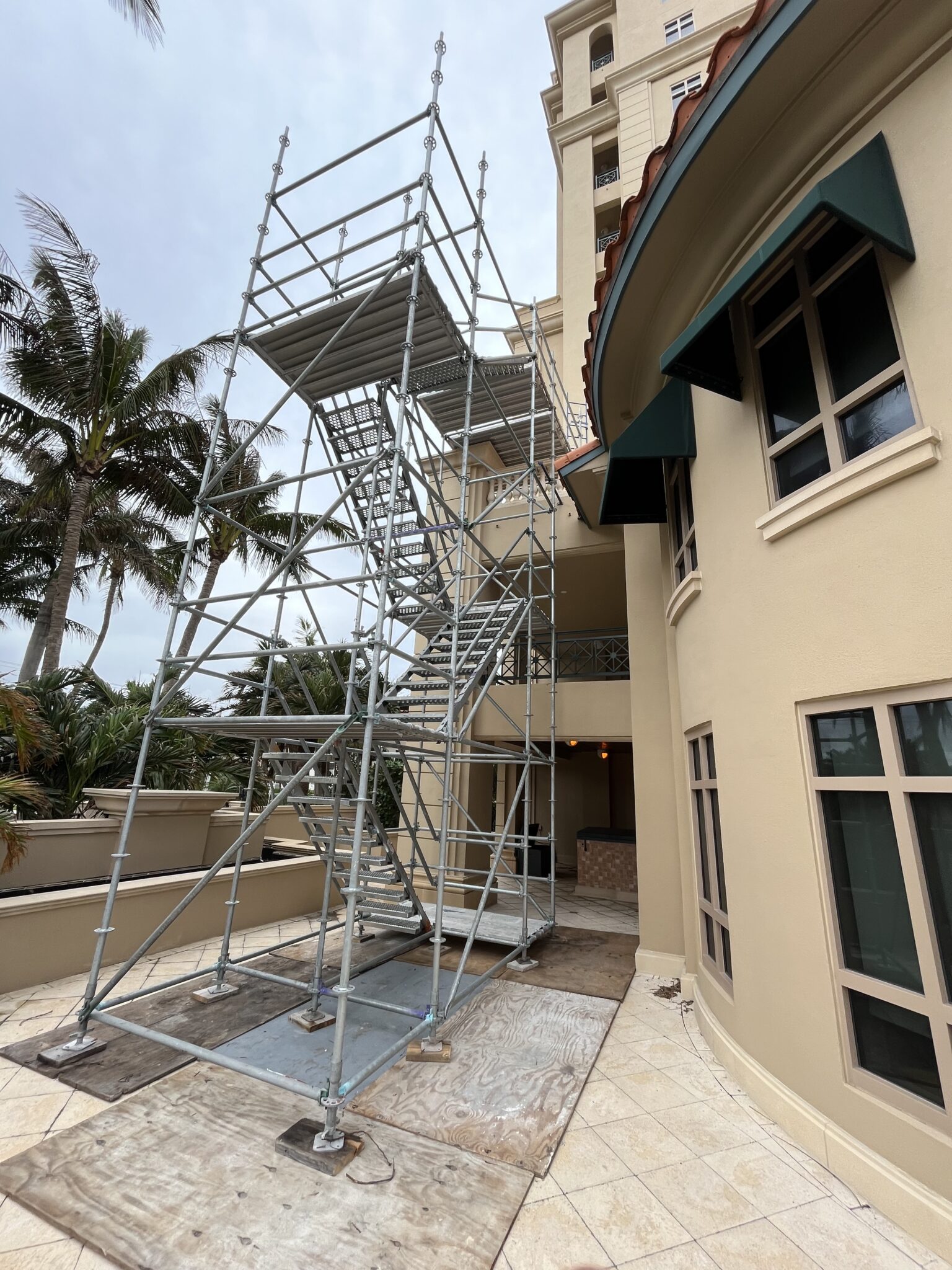 Professional Scaffolding Setup in Fort Lauderdale: Why It’s Worth the ...